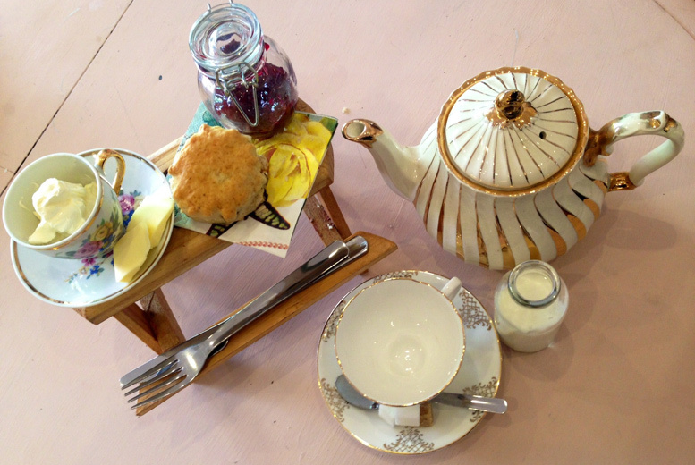 Â£7.50 Instead Of Up To Â£17.60 For A ‘park Bench’ Cream Tea For 2 ...