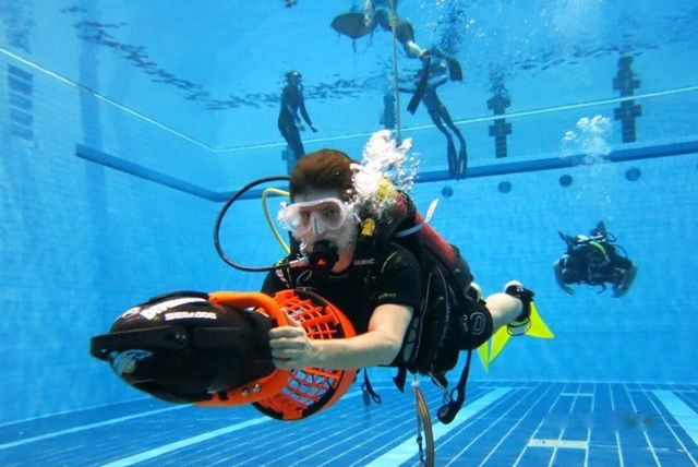 James Bond Scuba Diving Experience & DPV for 2 | Nottingham | Wowcher